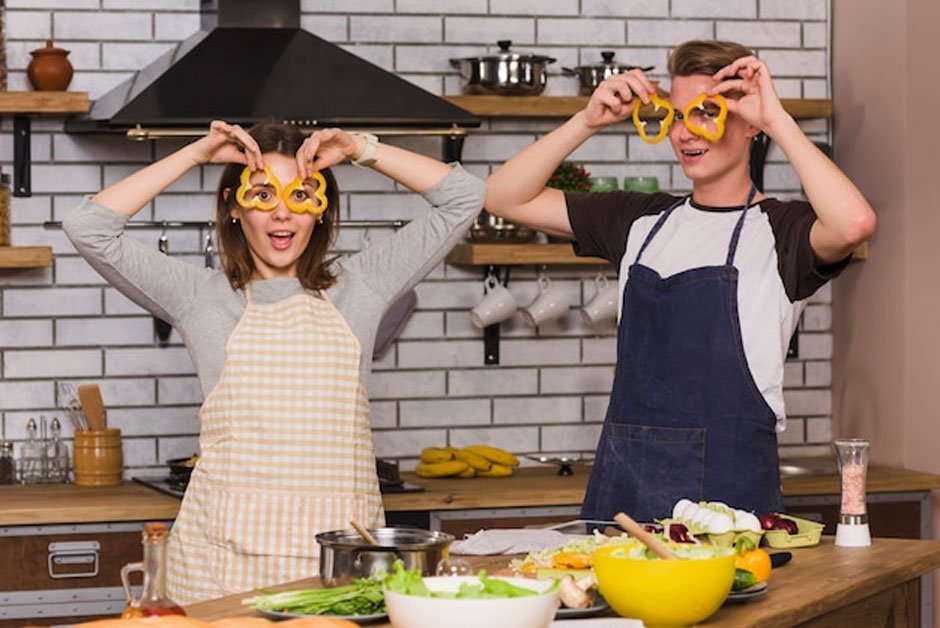 Cook and Have Fun Together: Pros of Couple Cooking Sessions in New Orleans