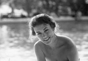 Josephine Alicia Saenz: Unveiling the Life of John Wayne's First Wife